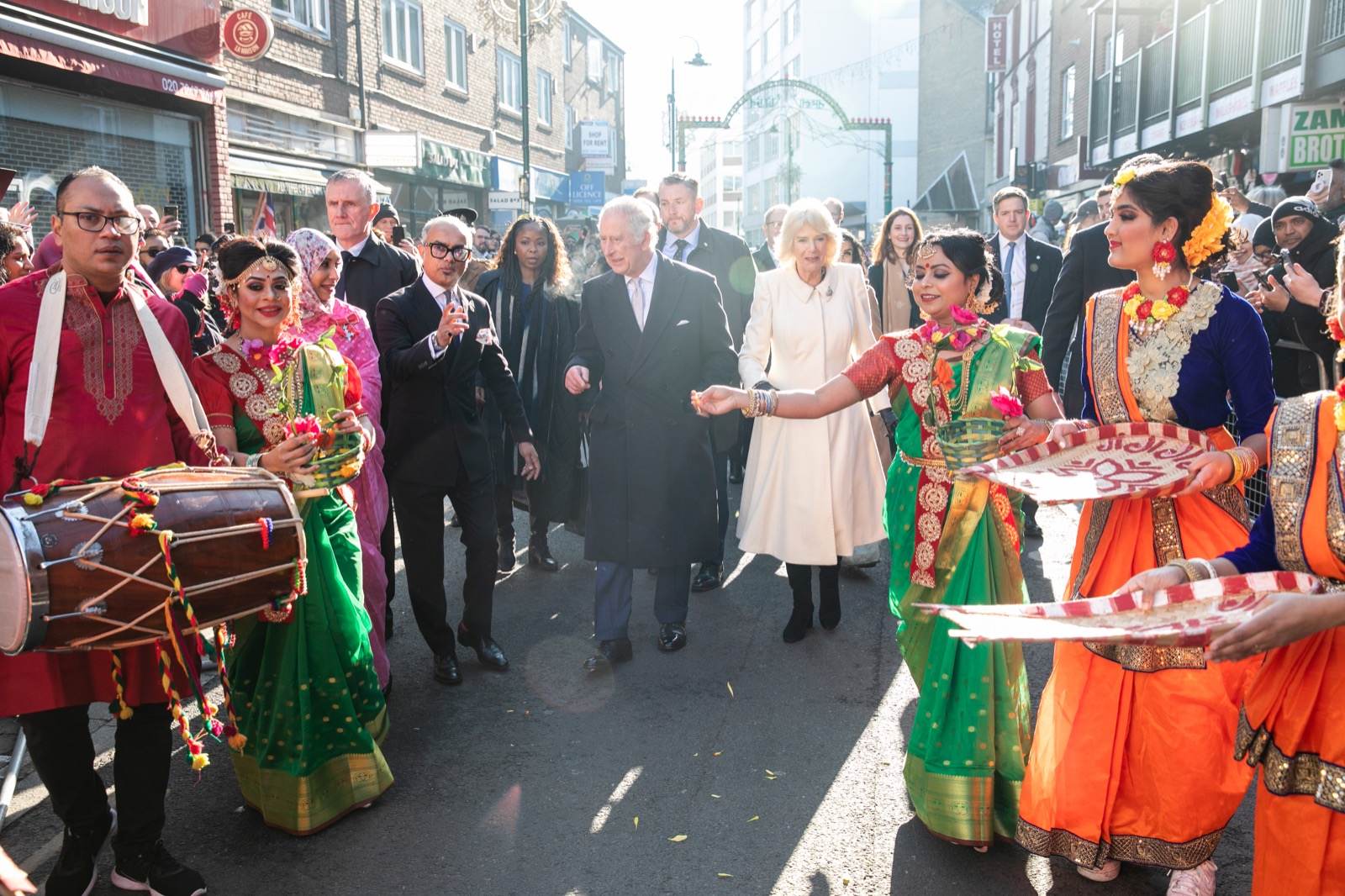 Wapping coronation street party sees cultural communities celebrate